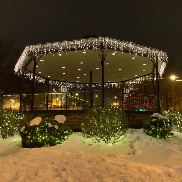 Woodstock Square - Park in Woodstock
