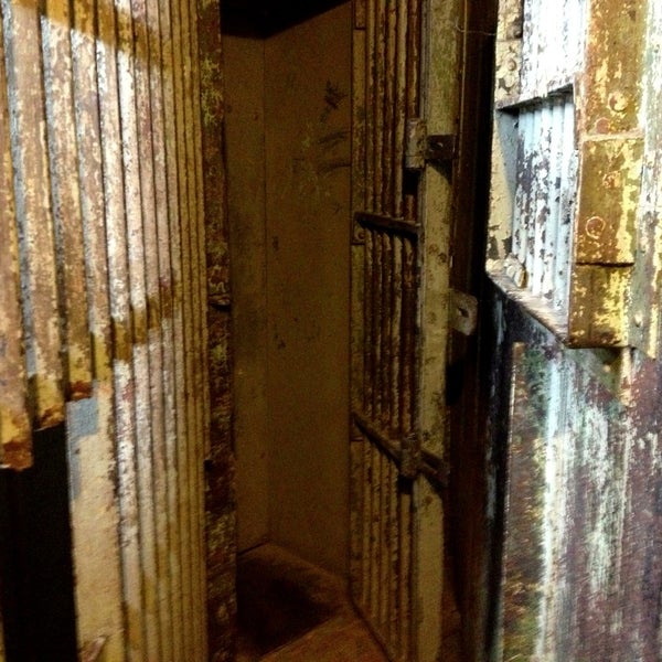 Squirrel Cage Jail - History Museum in Council Bluffs