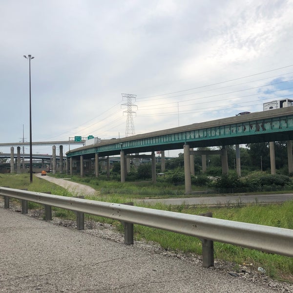Missouri / Illinois State Line - Border Crossing in East St Louis