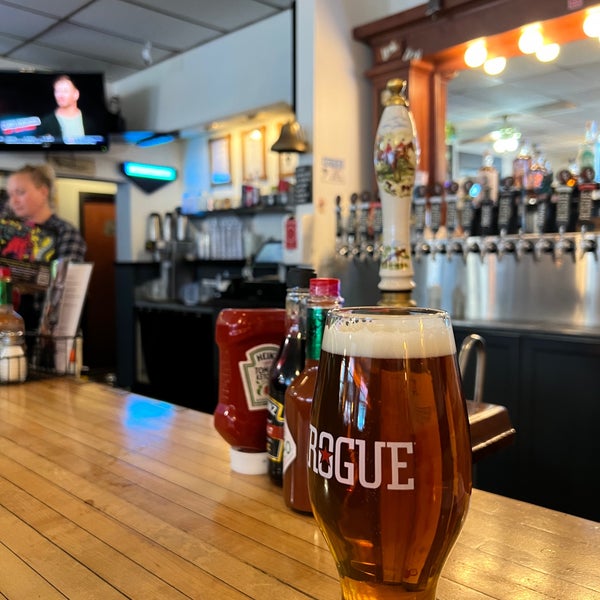 Rogue Ales Bayfront Public House - Pub