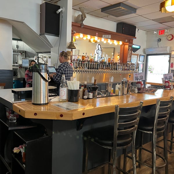 Rogue Ales Bayfront Public House - Pub