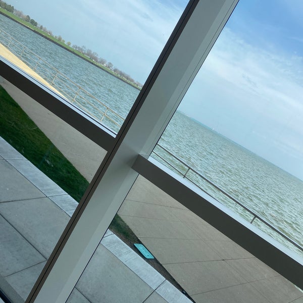 Milwaukee Lakefront - Waterfront in Lake Park