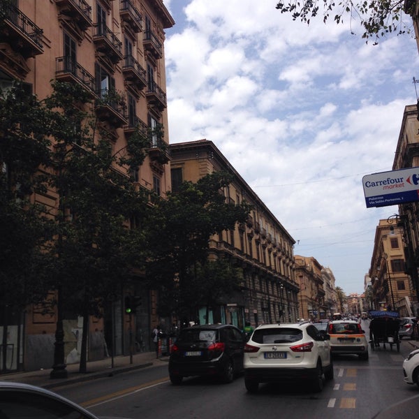 Via Roma - Road in Palermo