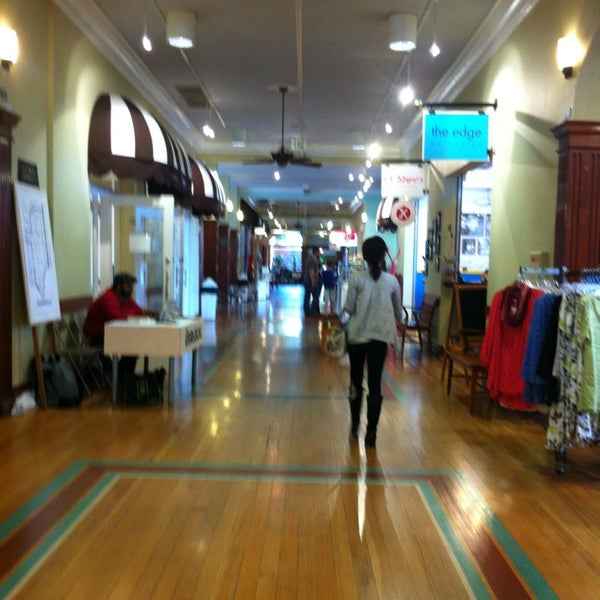 Wallingford Center - Shopping Mall in Wallingford