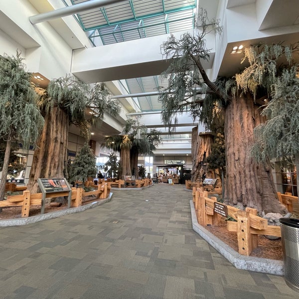 Photos at Fresno Yosemite International Airport (FAT) - International ...