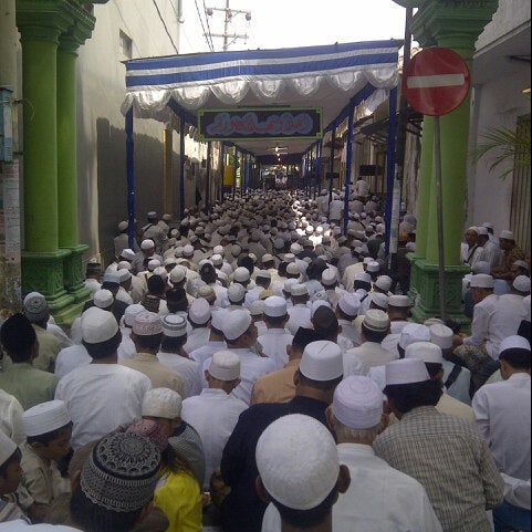 Pondok Pesantren Datuk Kelampayan - Spiritual Center