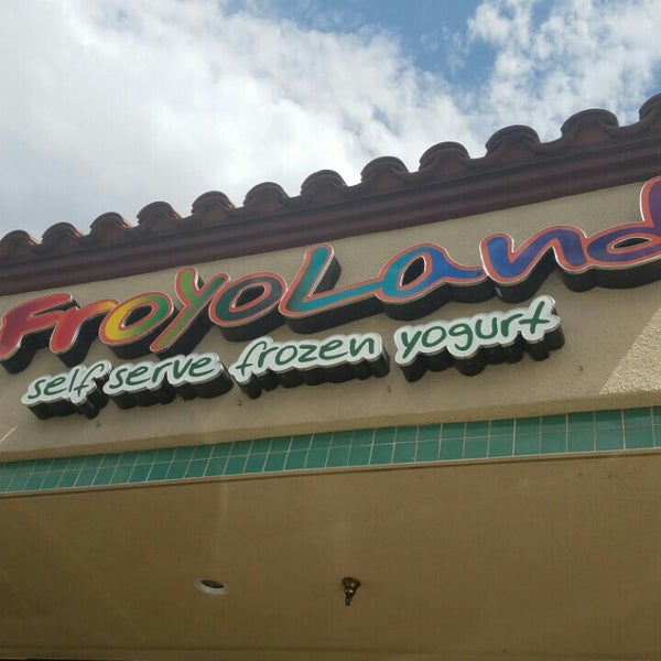 Froyoland - Murrieta, CA