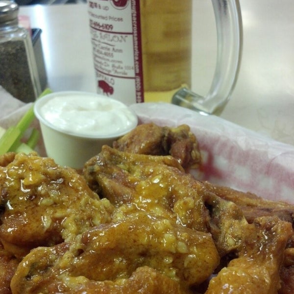 Papa Bees - Wings Joint