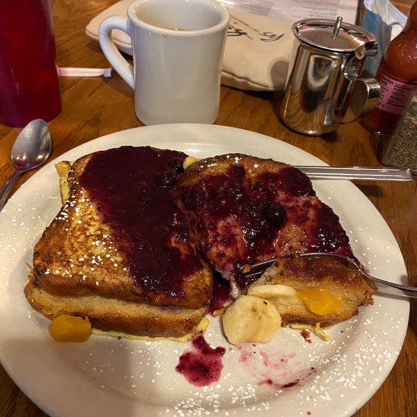 Strawberry Place - 72 S Broadway