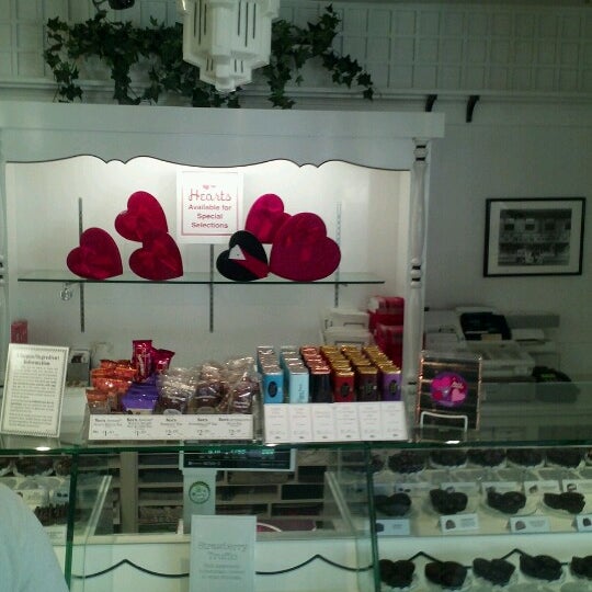 See's Candies - 310 Del Monte Ctr