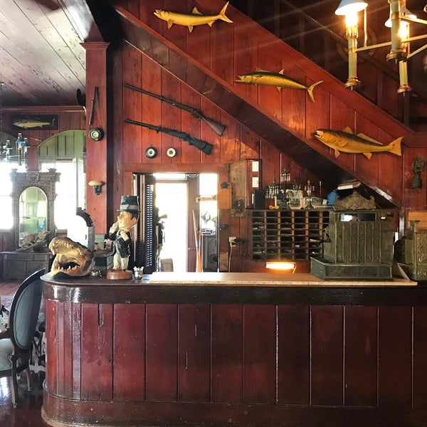 Rod and Gun Club - Lounge in Everglades City