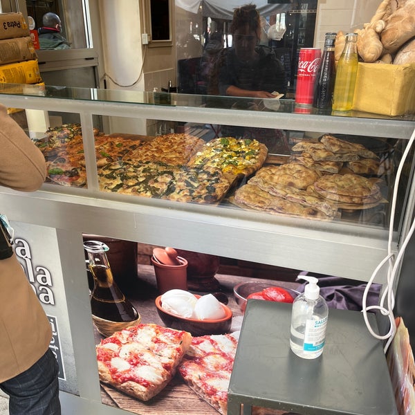 Pizza Quadrilatero - Piazza Maggiore - Bologna, Emilia-Romagna