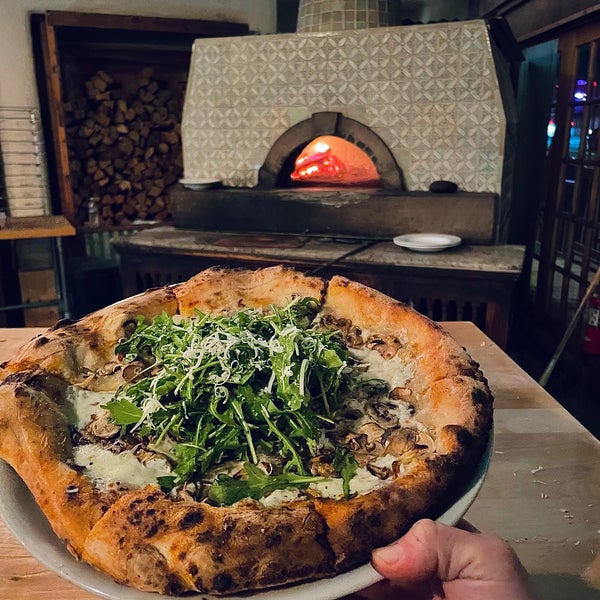 Cafe Reyes - Pizzeria