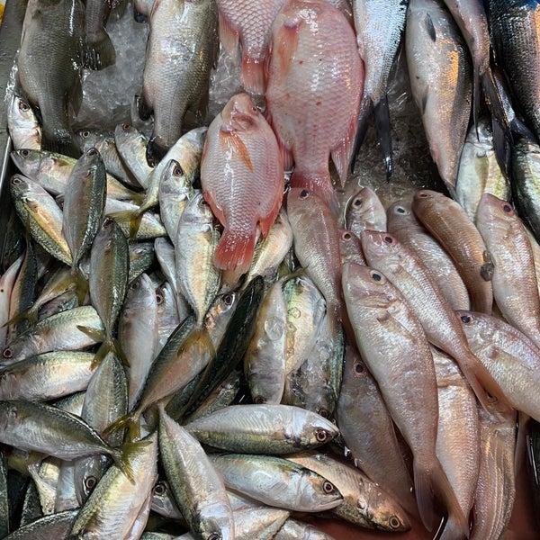 Pasar Awam Larkin - Market