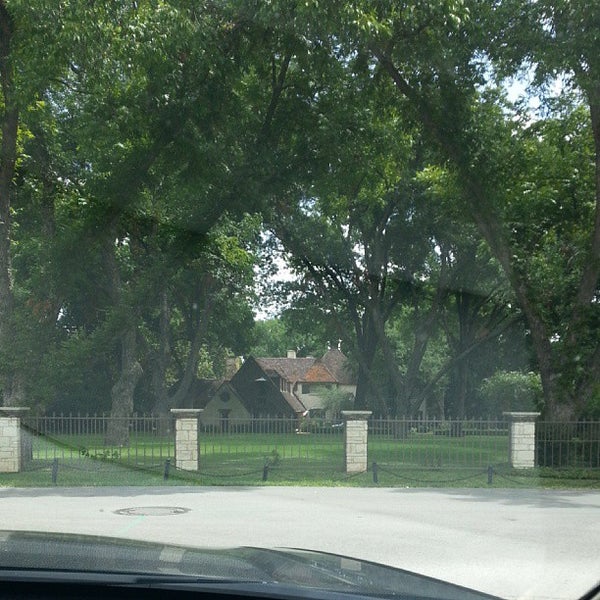 H. Ross Perot's House - 10444 Strait Ln