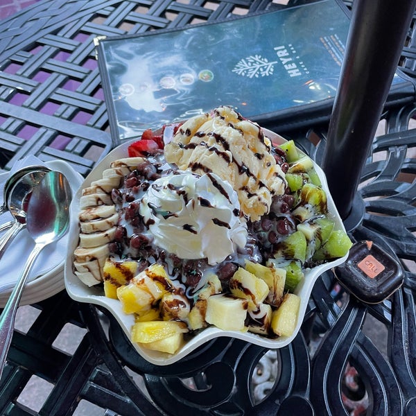 Heyri Coffee House (헤이리) - Wilshire Center - Koreatown - 755 S Hobart Blvd