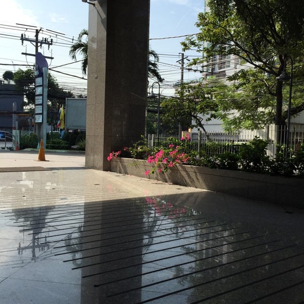 Photos at อาคารหะรินธร (Harindhorn Building) - บางรัก, กรุงเทพมหานคร