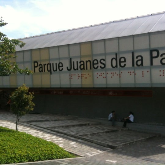 Que detallazo que rotulen el nombre de los parques en braille - Forocoches