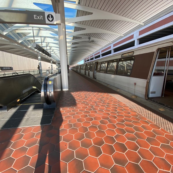 Downtown Largo Metro Station - Metro Station