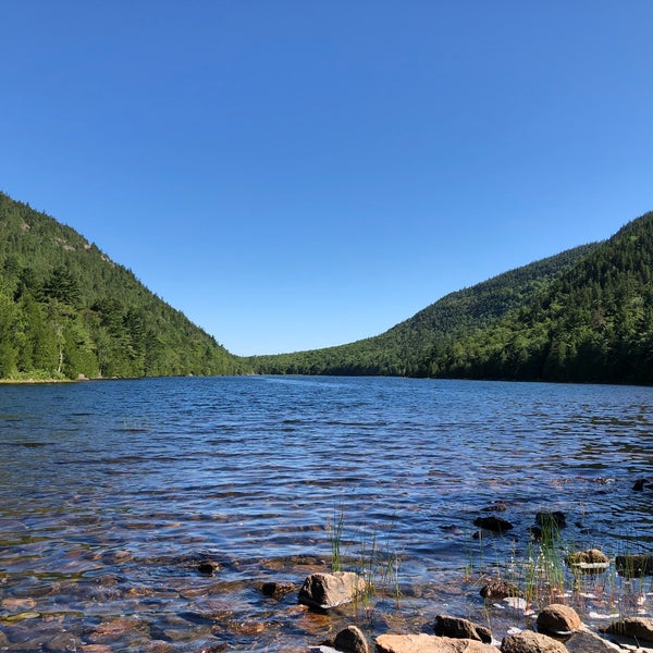 Bubble Pond - Hiking Trail in Acadia National Park