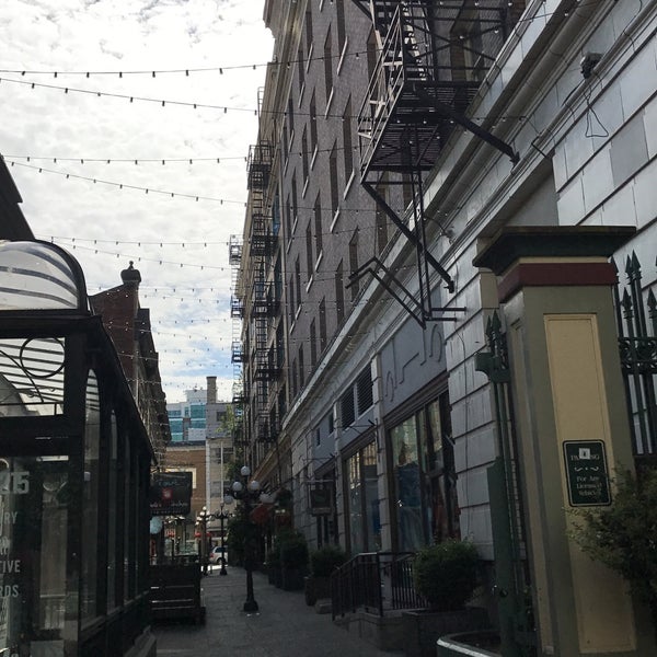 Trounce Alley - Downtown Victoria - Trounce Alley