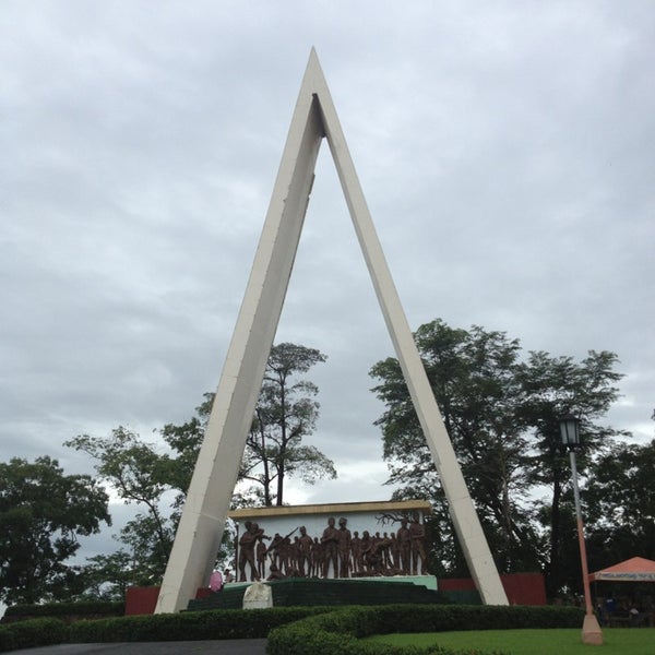 Capas Death March Monument - 1 tip