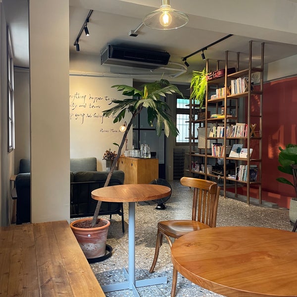 Roundabout Café 圓環咖啡 梅川店 - Café