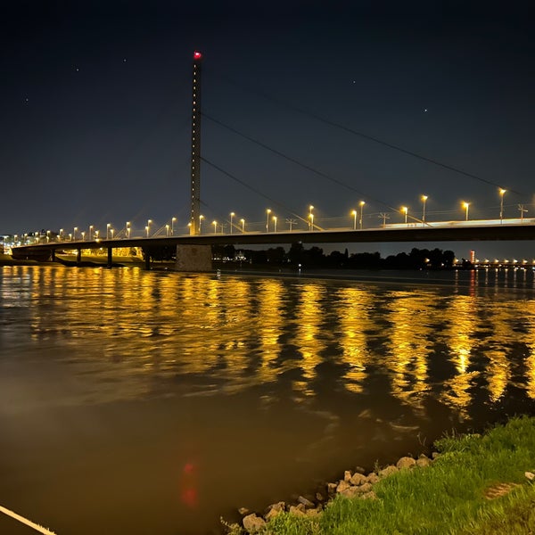 Rheinkniebrücke - Oberkassel - Düsseldorf, Nordrhein-Westfalen