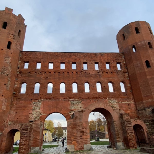 Porte Palatine - Historic and Protected Site in Centro