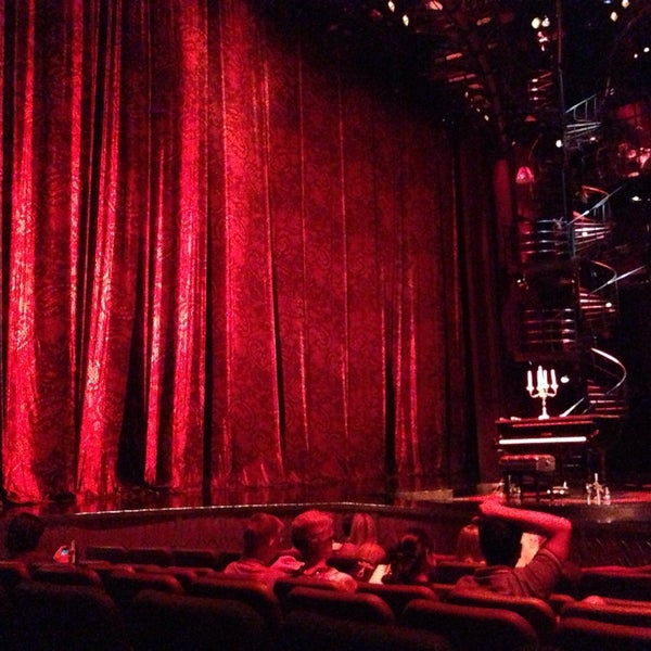 Zumanity - Theater