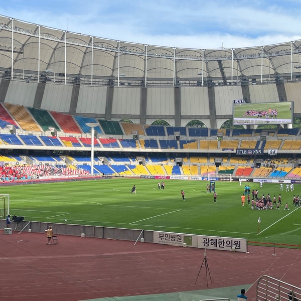 부산아시아드주경기장 (Busan Asiad Main Stadium) - 거제동 - 팁 3개