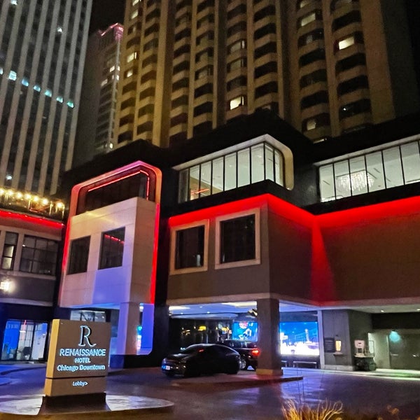 Renaissance Chicago Downtown Hotel - The Loop - 1 West Upper Wacker Drive