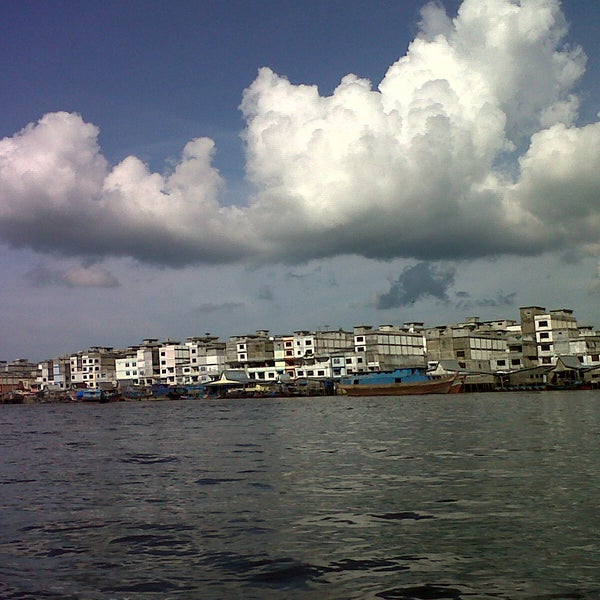Pelabuhan Sungai Guntung - Boat or Ferry