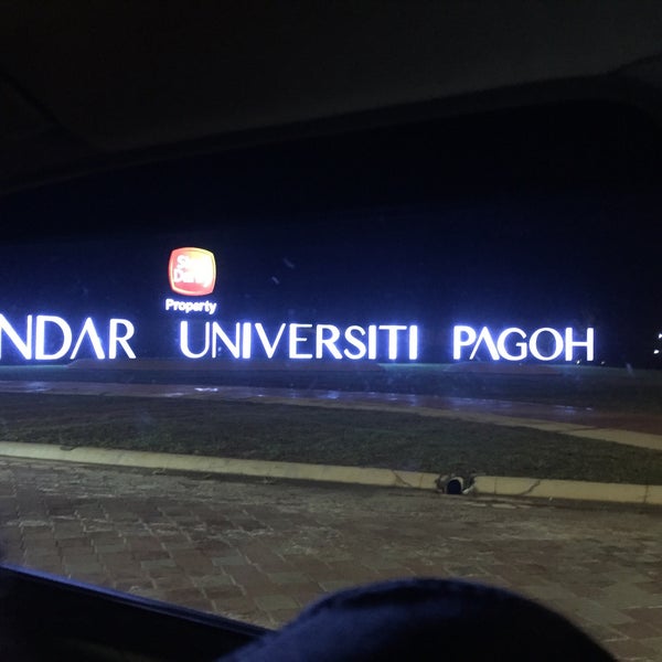 Photos at Plaza Tol Pagoh - 13 tips from 6058 visitors