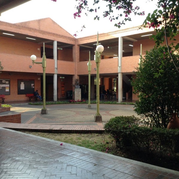 Bloque C (Escuela Colombiana de Ingeniería Julio Garavito) - 101 visitantes Bloque C (Escuela Colombiana de Ingeniería Julio Garavito) - 101 visitantes