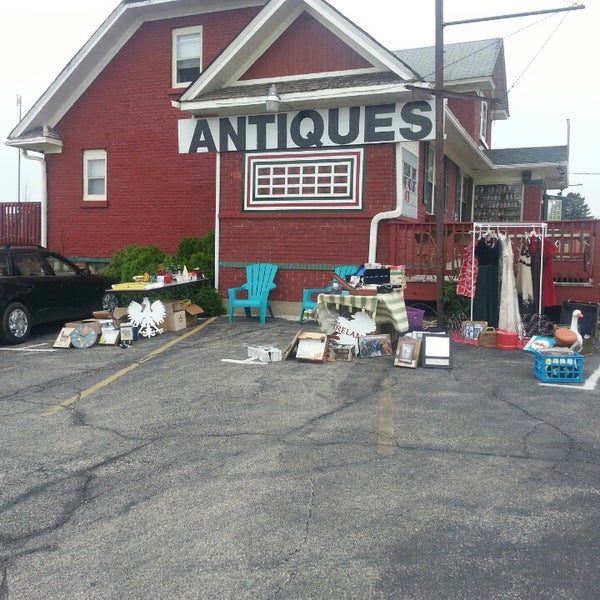 Upstairs Downstairs Shoppe - 43W407 US Highway 20