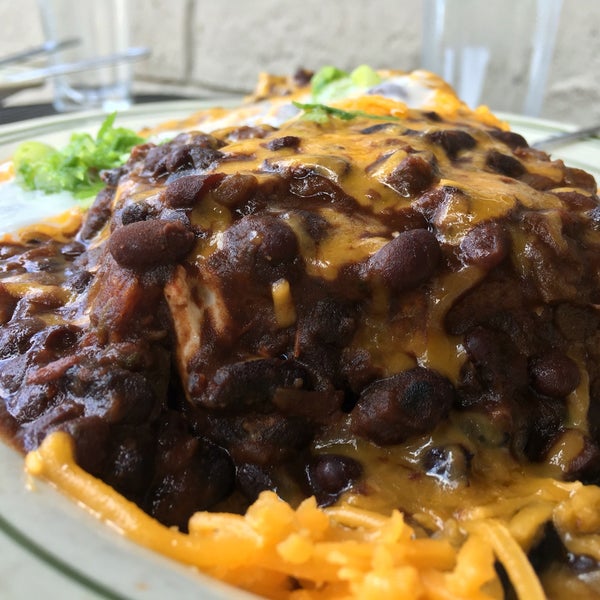 Ellie's Mutt Hut - New American Restaurant