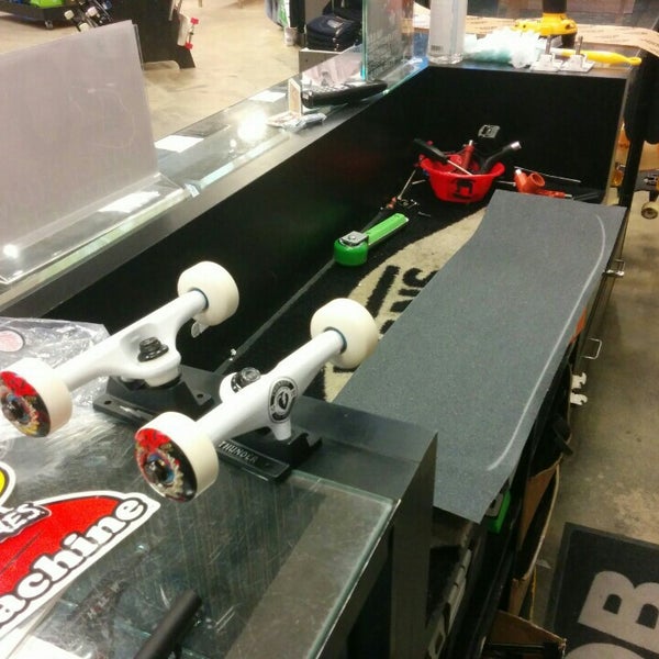 Fast Forward Skate Logo