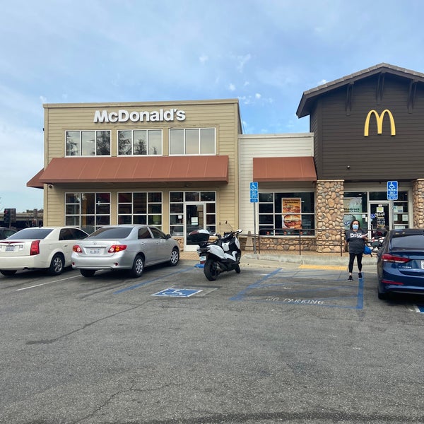 McDonald's - Fast Food Restaurant