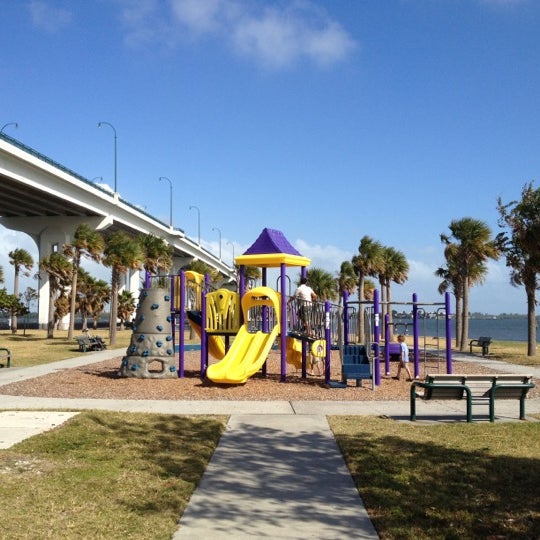 Martin County Causeway Park - Park in Jensen Beach