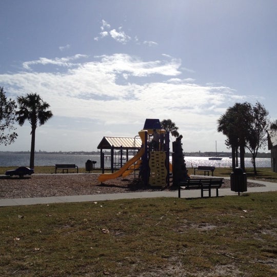 Martin County Causeway Park - Park in Jensen Beach