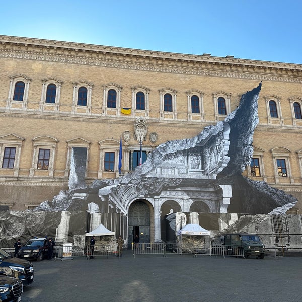 Ambassade de France - Palazzo Farnese - Regola - 2 tips from 521 visitors