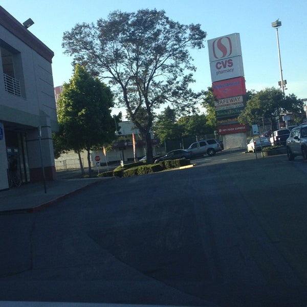 The Ridge - Shopping Mall in Oakland