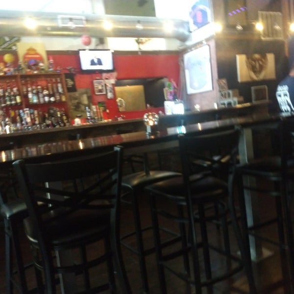 MOE's TAVERN - Pub in Springfield
