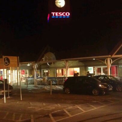 Tesco - Supermarket in Loudwater