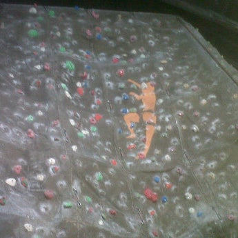 Avertical World - Rock Climbing Spot in Dundee