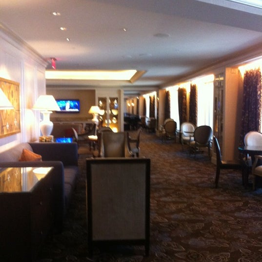 Prestige Lounge - 8 tips from 668 visitors