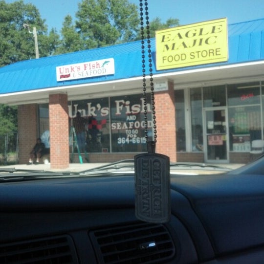 Unk's Fish and Seafood - 2601 Deans Bridge Rd