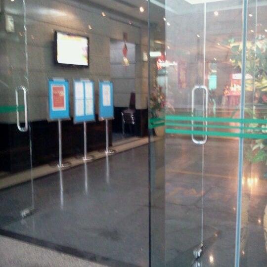 Photos at Vongvanij Complex Building B (อาคารว่องวานิช คอมเพล็กซ์ บี) - 10 tips from 1486 visitors