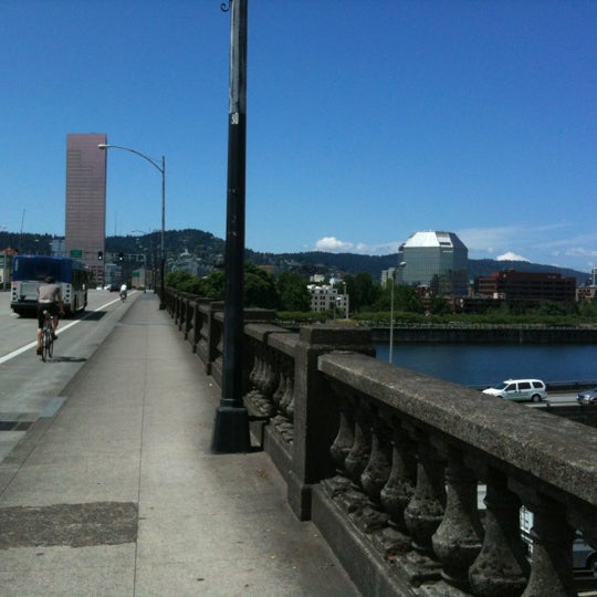 Burnside Bridge - E Burnside St.
